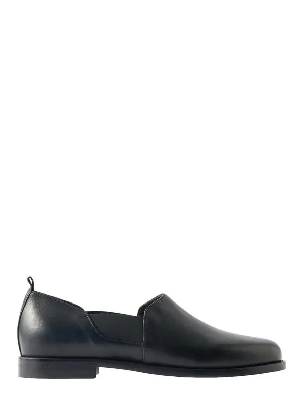 A KIND OF GUISE Fano Leather Slippers - Black