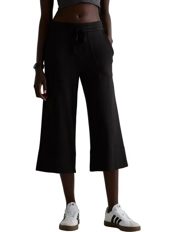 Quince Wide Leg Fleece Capri Sweatpants - Black