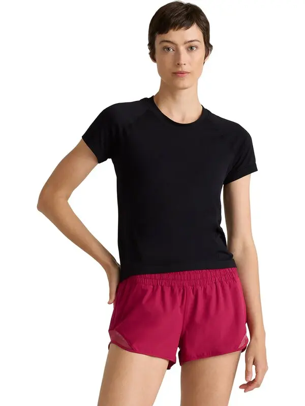 Quince Seamless Waist-length T-shirt - Black
