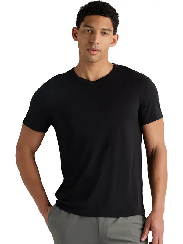 Quince 100% Merino Wool All-season V-neck Base Layer T-shirt - Black