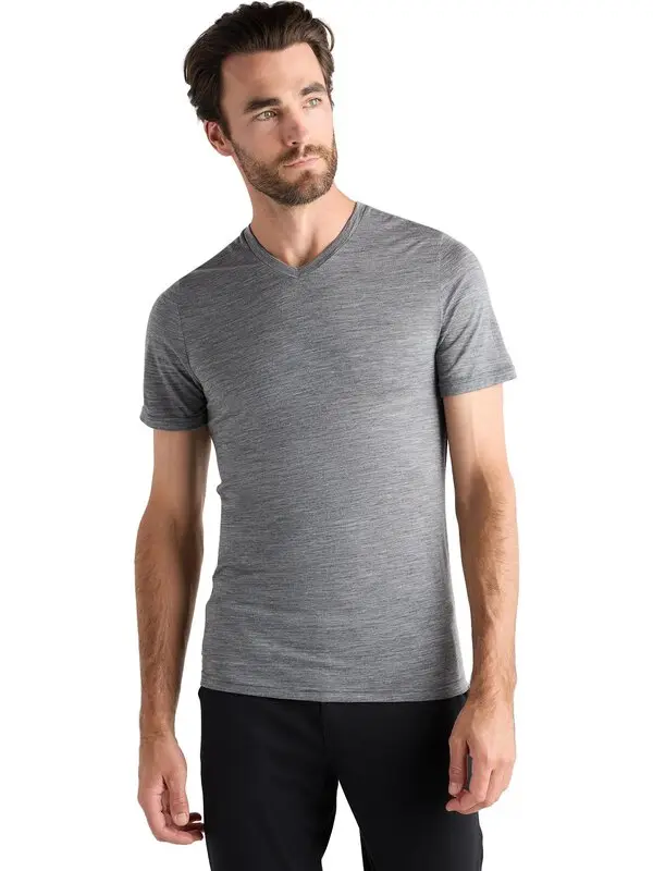 Quince 100% Merino Wool All-season V-neck Base Layer T-shirt - Heather Grey