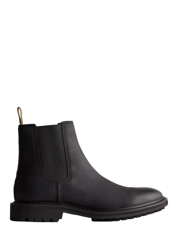 Quince Leather Lug Sole Chelsea Boot - Matte Black