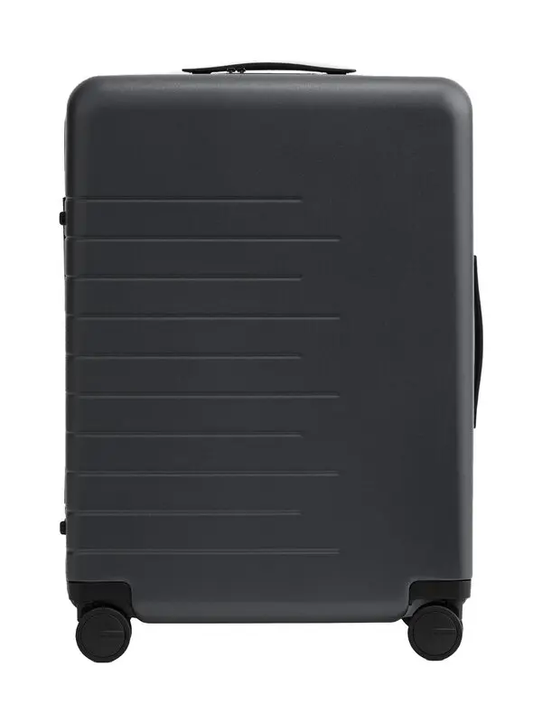 Quince Expandable Medium Check-in Suitcase - Black