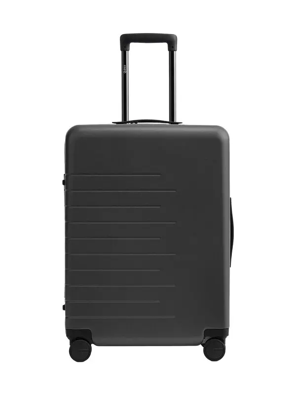 Quince Expandable Medium Check-in Suitcase - Black