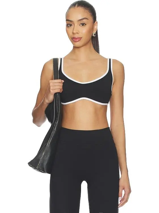 FORM Curved Hem Sports Bra In ,white - Black