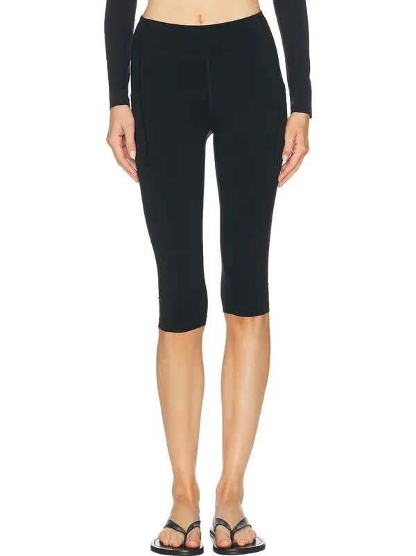 LITERARY SPORT Lena Capri Tights - Black