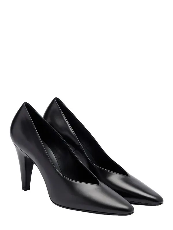 Alaïa Leather Pointed Toe Pumps - Black