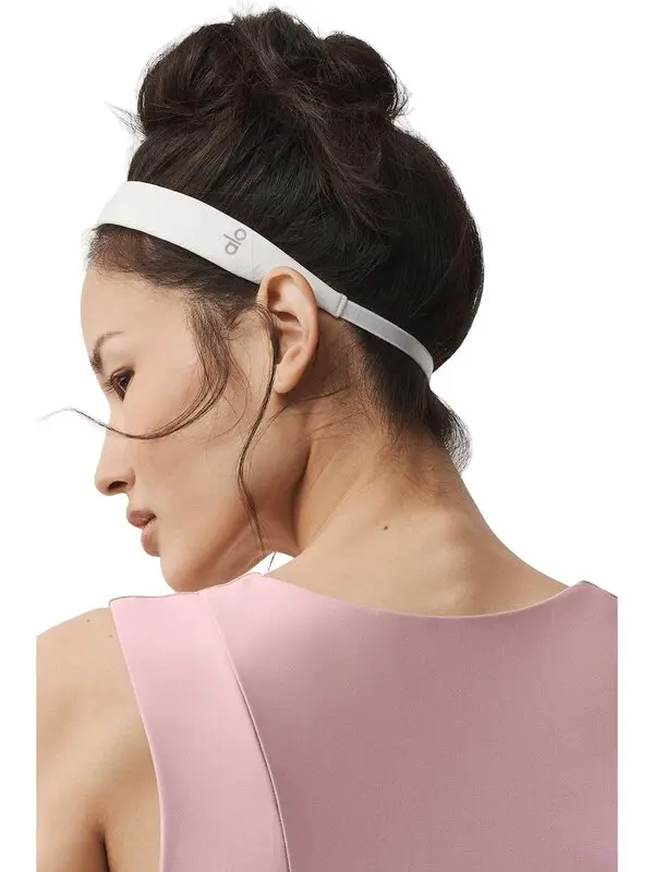 Alo Yoga Airlift So Smooth Headband - White