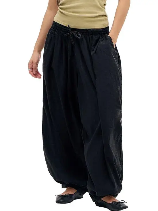 BDG URBAN OUTFITTERS Irina Balloon Pants - Black