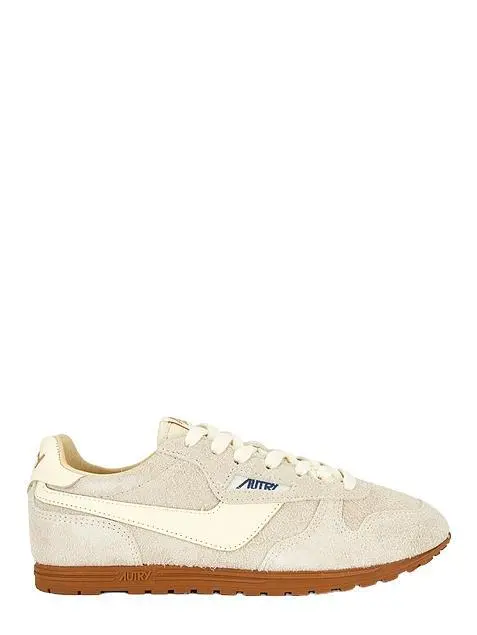 AUTRY Windspin Low Sneaker In Beige - Wife & Rutabaga