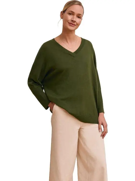 CELTIC & CO. Slouchy V-neck Wool Jumper - Olive