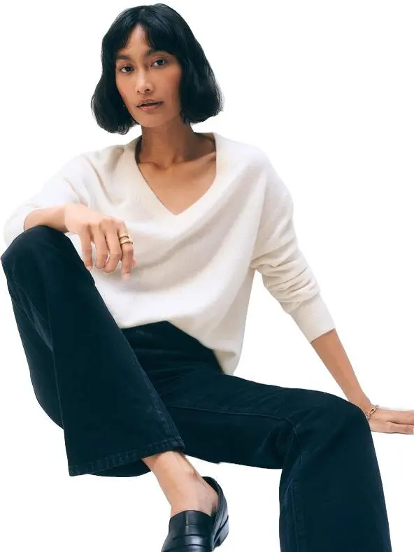 WHITE & WARREN Cashmere V-neck Sweater - White