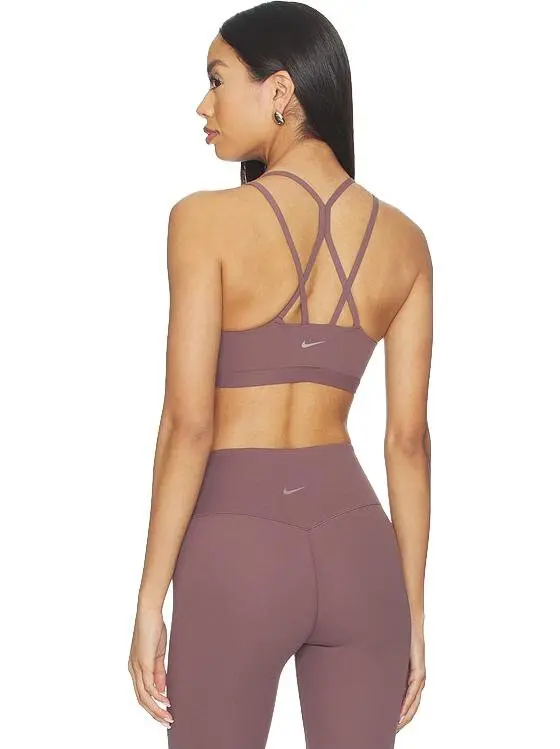 Nike Light Support Padded Sports Bra In Mauve - Tattoo & White