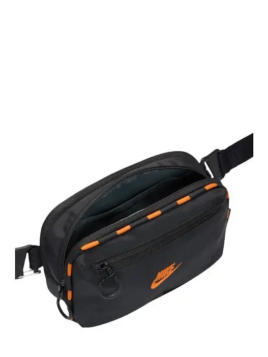 Nike Hayward Patrol Crossbody 4l Bag - Black/safety Orange