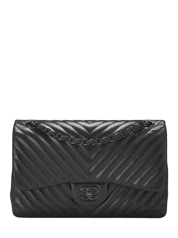 Chanel Quilted Lambskin Chevron Flap Bag - Black