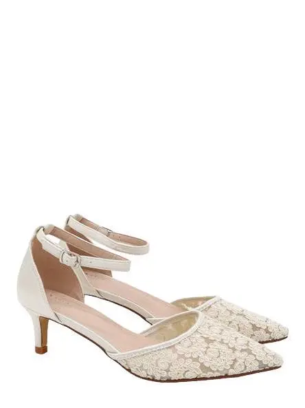 KAILEE P Claudia Crochet Lace Kitten Heels - Ivory