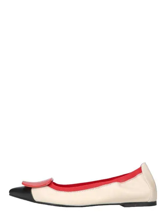 Pretty Ballerinas Pointed Toe Ballet Flats With Brooch - Ivory