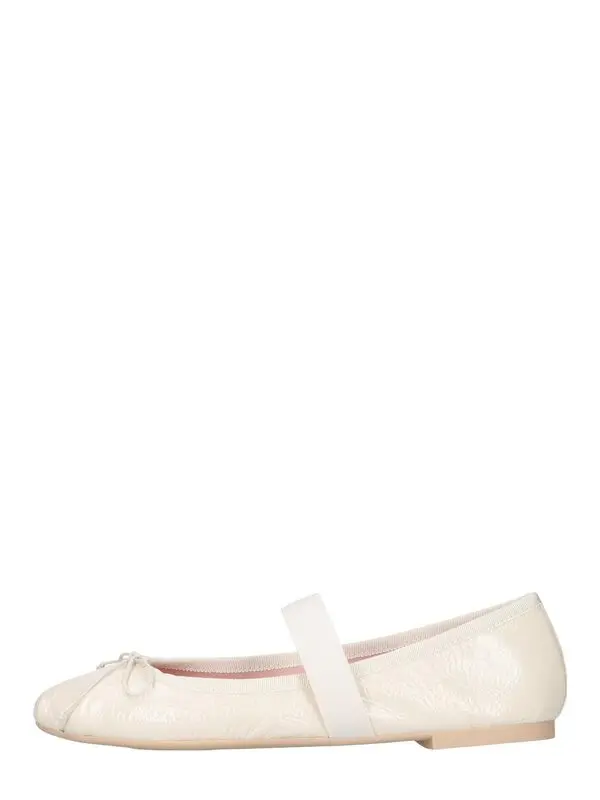 Pretty Ballerinas Round Toe Sacchetto Ballet Flats - White
