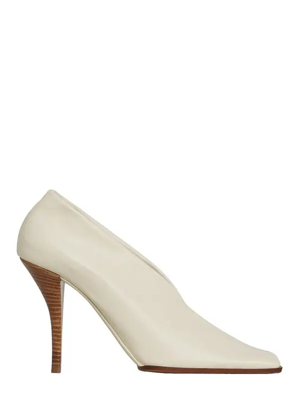 Alaïa Soft Square Leather Pumps - Nude & Neutrals