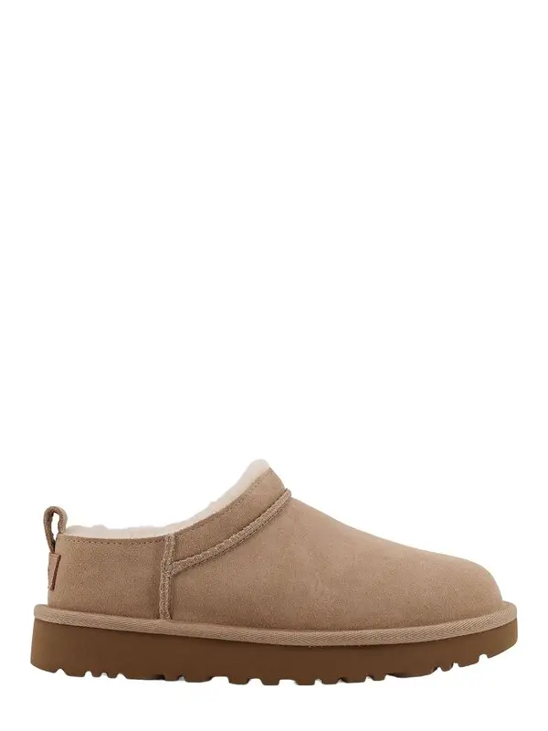 UGG Classic Micro Suede Slip-on - Beige