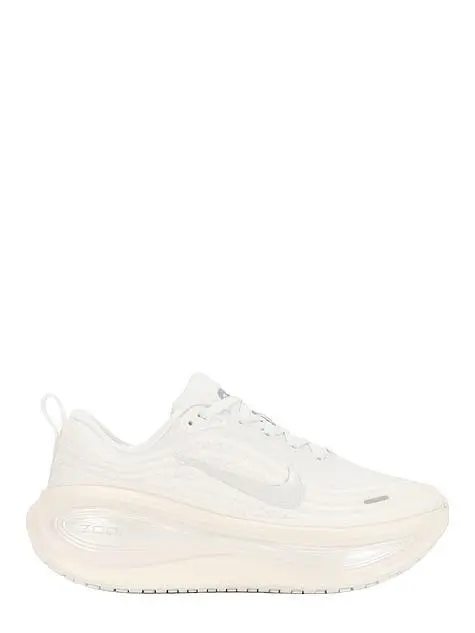 Nike Vomero Plus Ess Sneaker - Summit White  Chalk  Phantom & Pure Plat