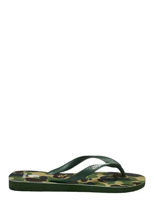 A BATHING APE X Havaianas Camo Flip Flops - Green