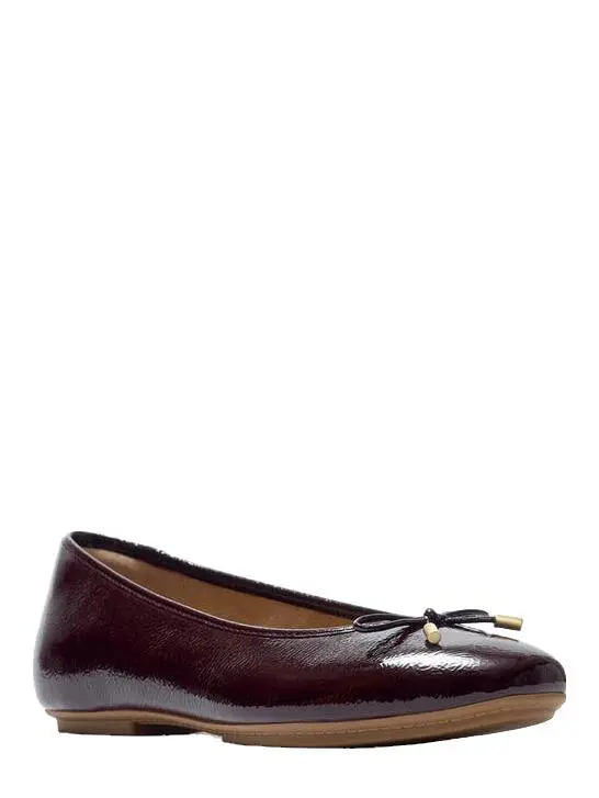 Fitflop Delicato Bow Patent Leather Ballerinas - Cherry