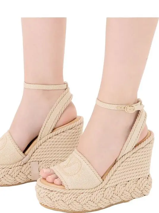 Valentino Garavani Vlogo Torchon Wedge Sandal - Natural