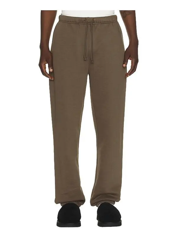 SKIMS Fleece Lounge Relaxed Jogger In Brown - Driftwood