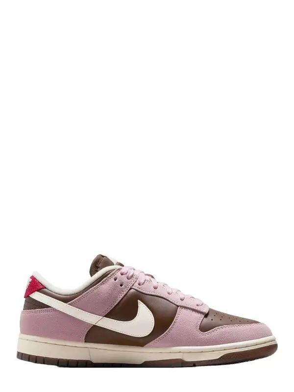 Nike Dunk Low Top Sneakers - Pink