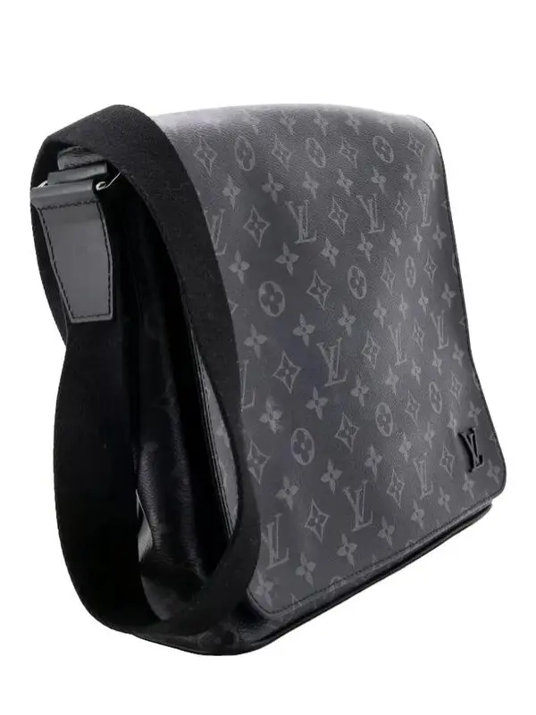 LOUIS VUITTON District Messenger Bag Monogram Eclipse Canvas Mm - Black