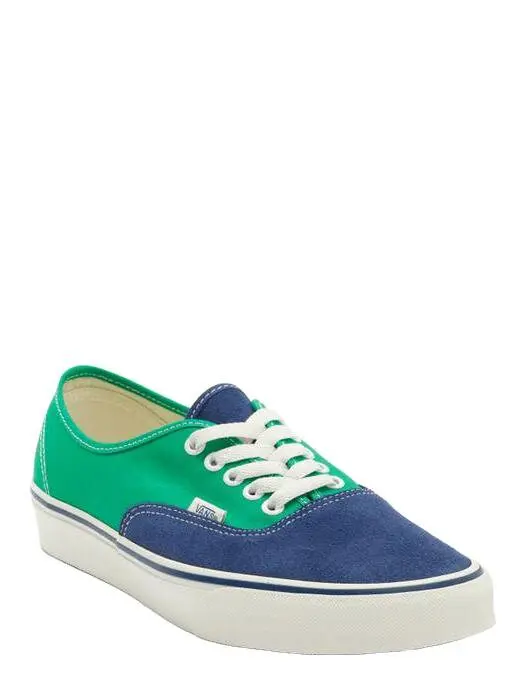VANS Authentic Low Top Sneakers - Primary Navy