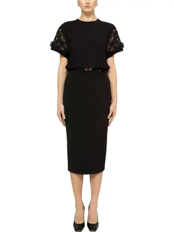 NISSA Embroidered T-shirt - Black