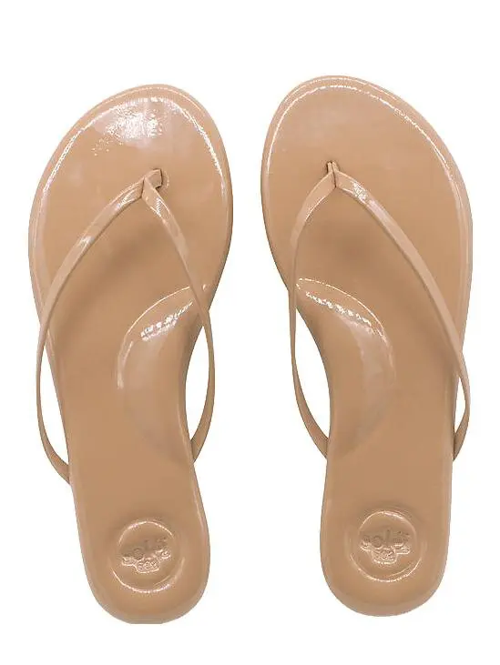 SOLEI SEA Die Patent Thong Sandals - Tan