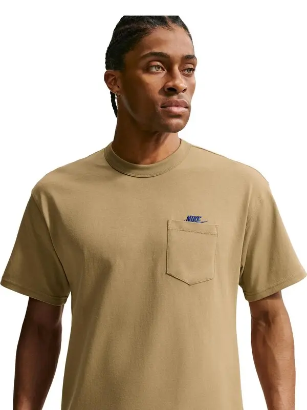 Nike Sportswear Premium Essentials T-shirt - Brown