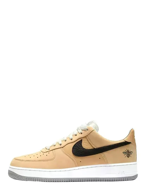 Nike Perforated Low Top Sneakers - Neutrals