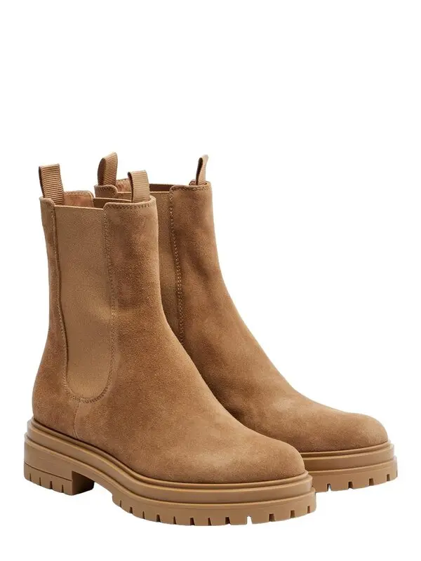 GIANVITO ROSSI Chester Suede Chelsea Boots - Beige