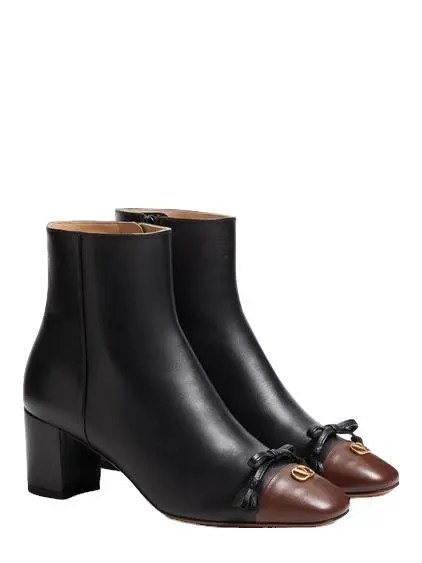 Valentino Garavani Valet Du Roi Kidskin Leather Ankle Boots - Natural