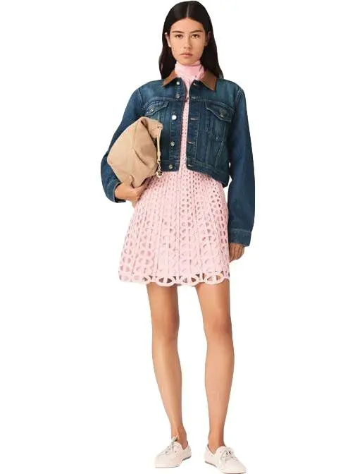 Maje Cropped Denim Trucker Jacket With Leather Collar - Indigo Wash