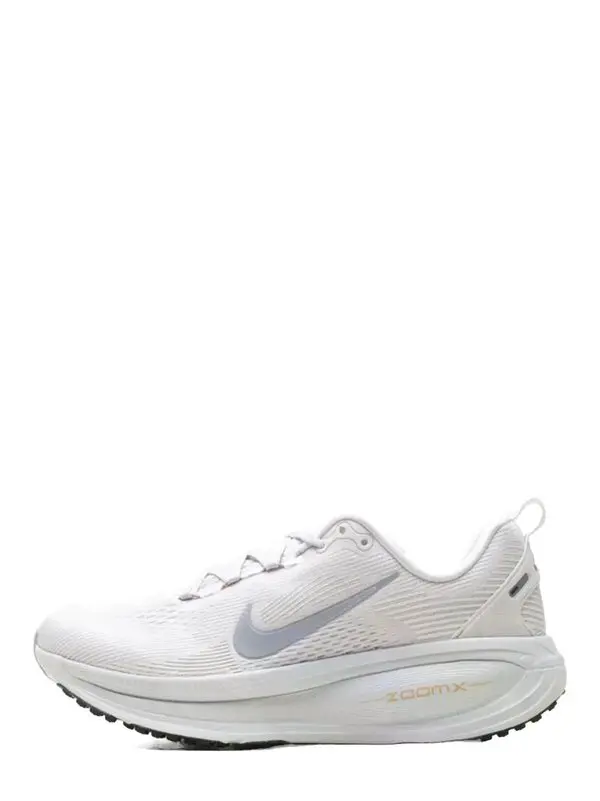 Nike Vomero 18 Sneakers - White