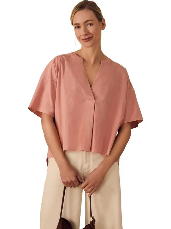 CELTIC & CO. Short Sleeve V-neck Dipped Hem Blouse - Desert Rose