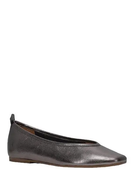 THE FRYE COMPANY Hayley Leather Ballet Flat - Platinum