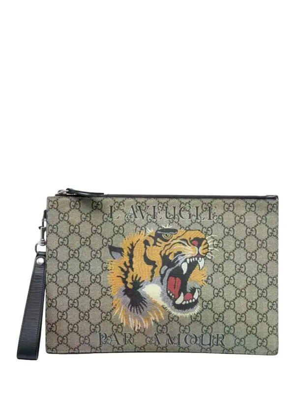 Gucci Gg Supreme Tiger Clutch - Neutrals