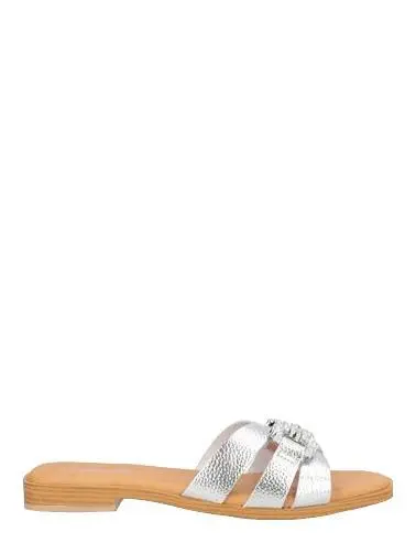 NILA & NILA Pebbled Leather Slides - Silver