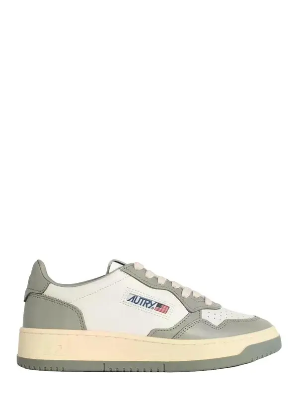 AUTRY Medalist Leather Sneakers With Embroidered Logo - Grey