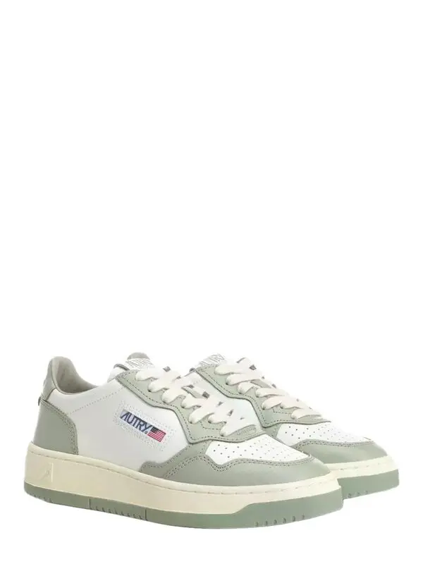 AUTRY Medalist Leather Sneakers With Embroidered Logo - Grey