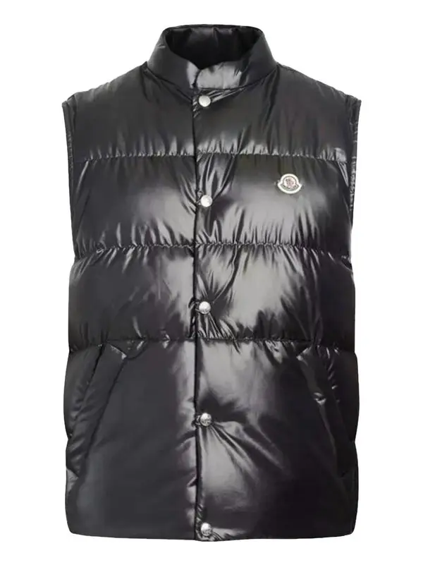 Moncler Quilted Gilet With Logo Applique - Black