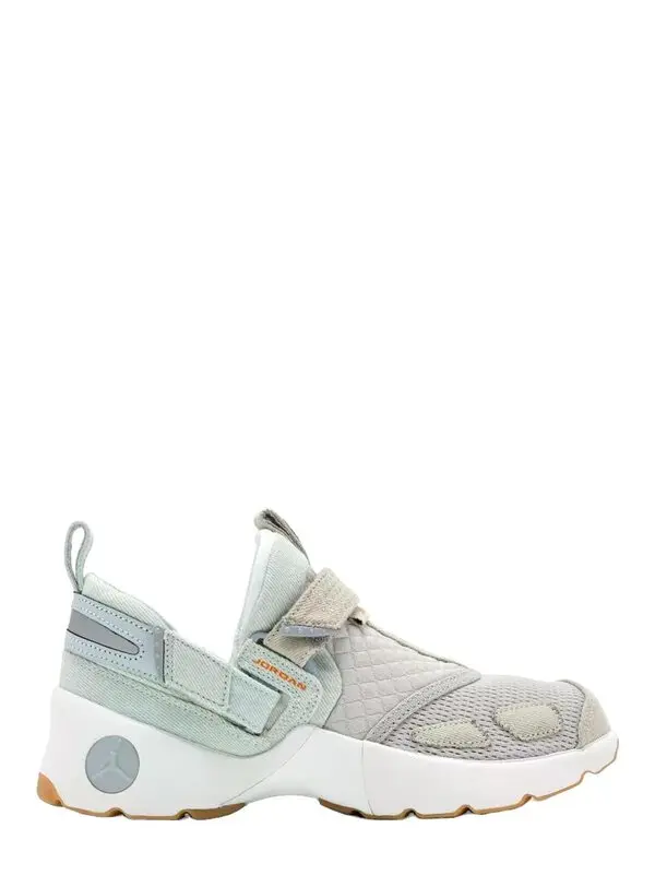 Nike Jordan Trunner Lx Sneakers - Grey