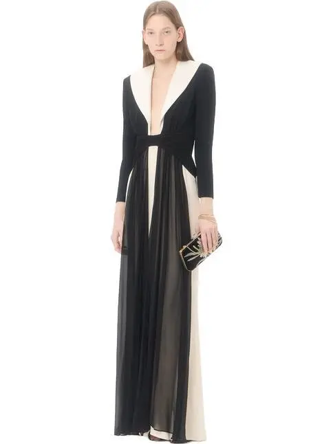 Valentino Garavani Carry Secrets Minaudiere With Floral Embroidery - Black