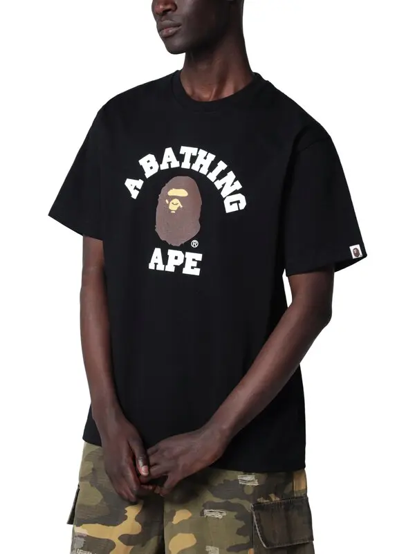 A BATHING APE T-shirt With Logo Print - Black